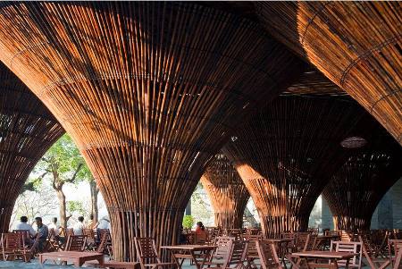 Kafe Unik Terbuat Dari 10.000 Potong Bambu