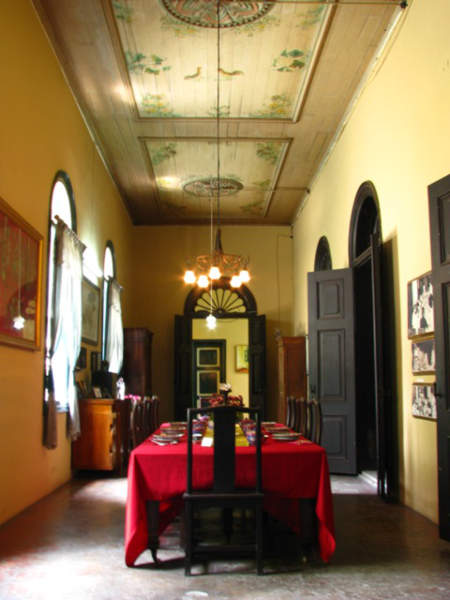 Kembali ke Masa Silam di Tjong A Fie Mansion