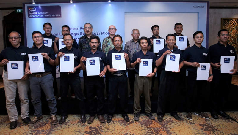 AkzoNobel Terbitkan Sertifikasi Tukang Cat